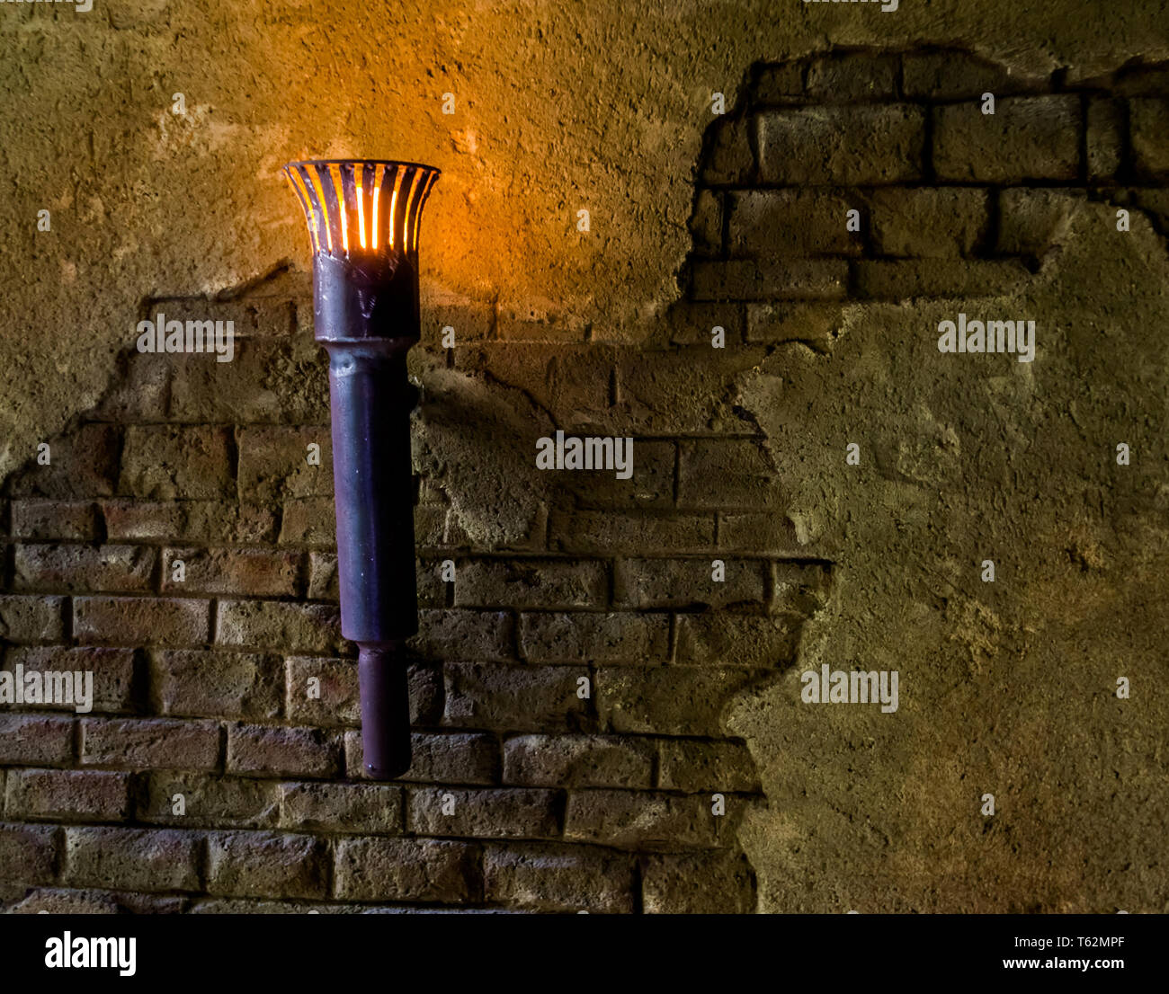 Medieval torch light hi-res stock photography and images - Alamy