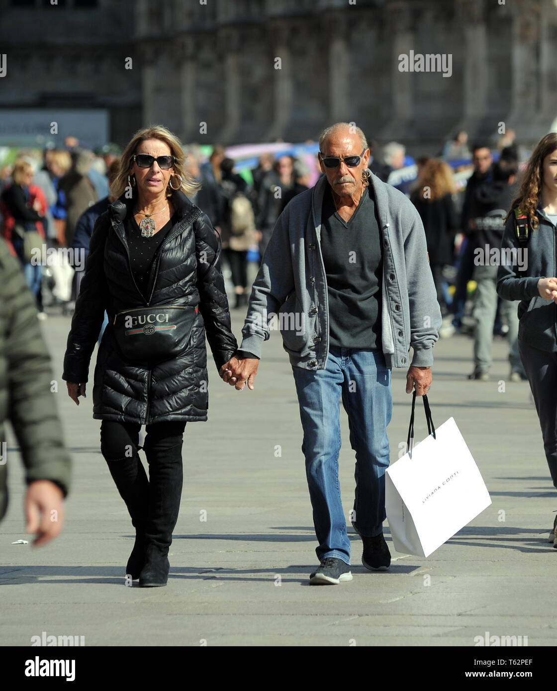 Entrepreneur and TV personality Leslie Gold goes shopping with his wife ...