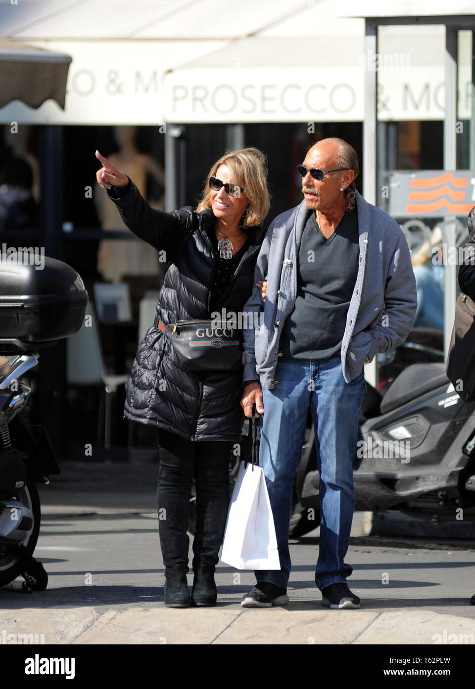 Entrepreneur and TV personality Leslie Gold goes shopping with his wife ...