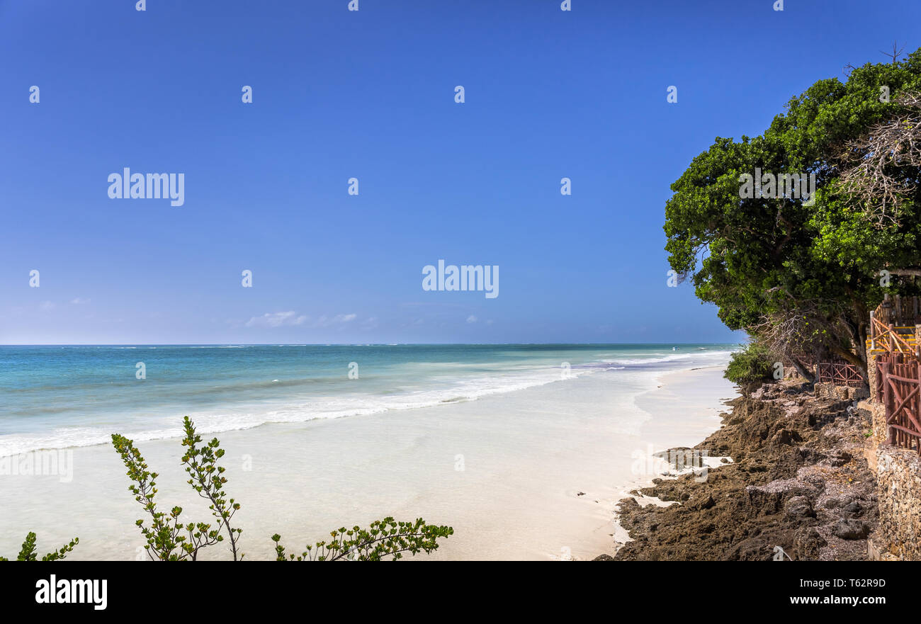 Amazing Diani beach seascape with white sand and turquoise Indian Ocean ...