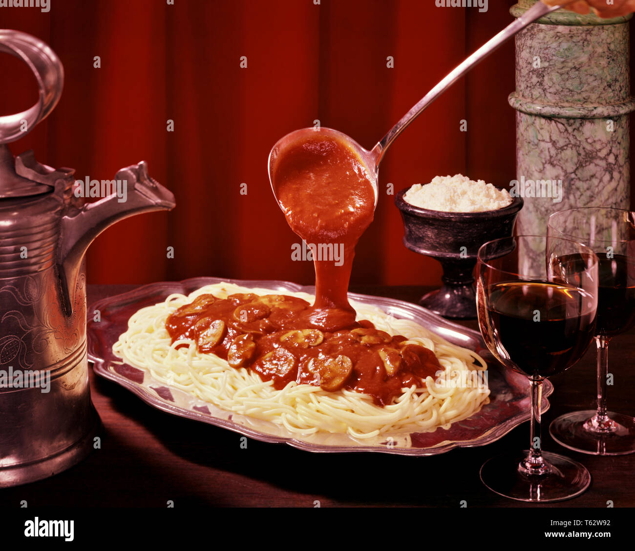 1960s 1970s SPAGHETTI WITH TOMATO MUSHROOM SAUCE LADLE TWO GLASSES RED ...