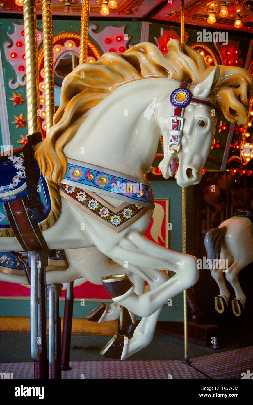 1990s FUNCTIONING CAROUSEL HORSE AT NEW ENGLAND CAROUSEL MUSEUM BRISTOL ...