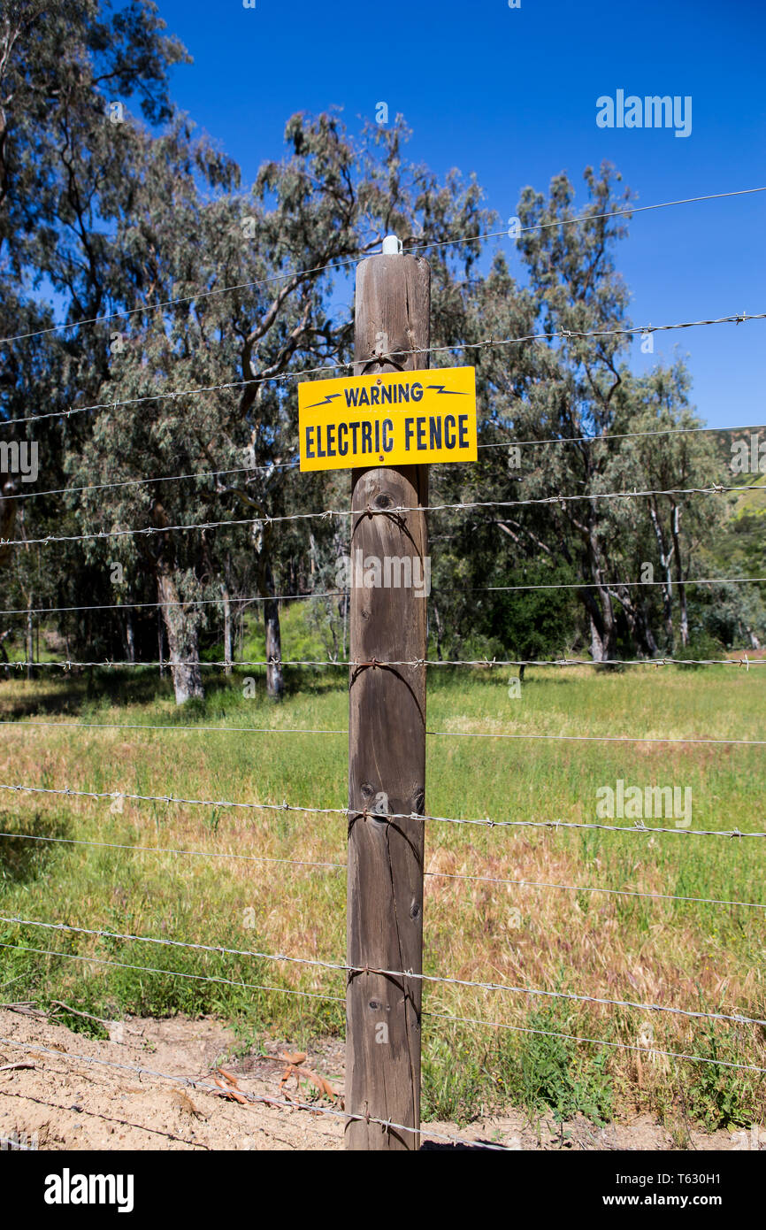 County Boundary Sign Stock Photos & County Boundary Sign Stock Images ...