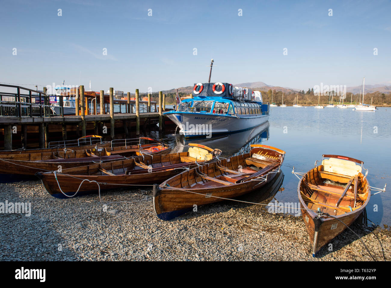 Waterhead on Lake Windermere in Ambleside, Lake District National Park ...