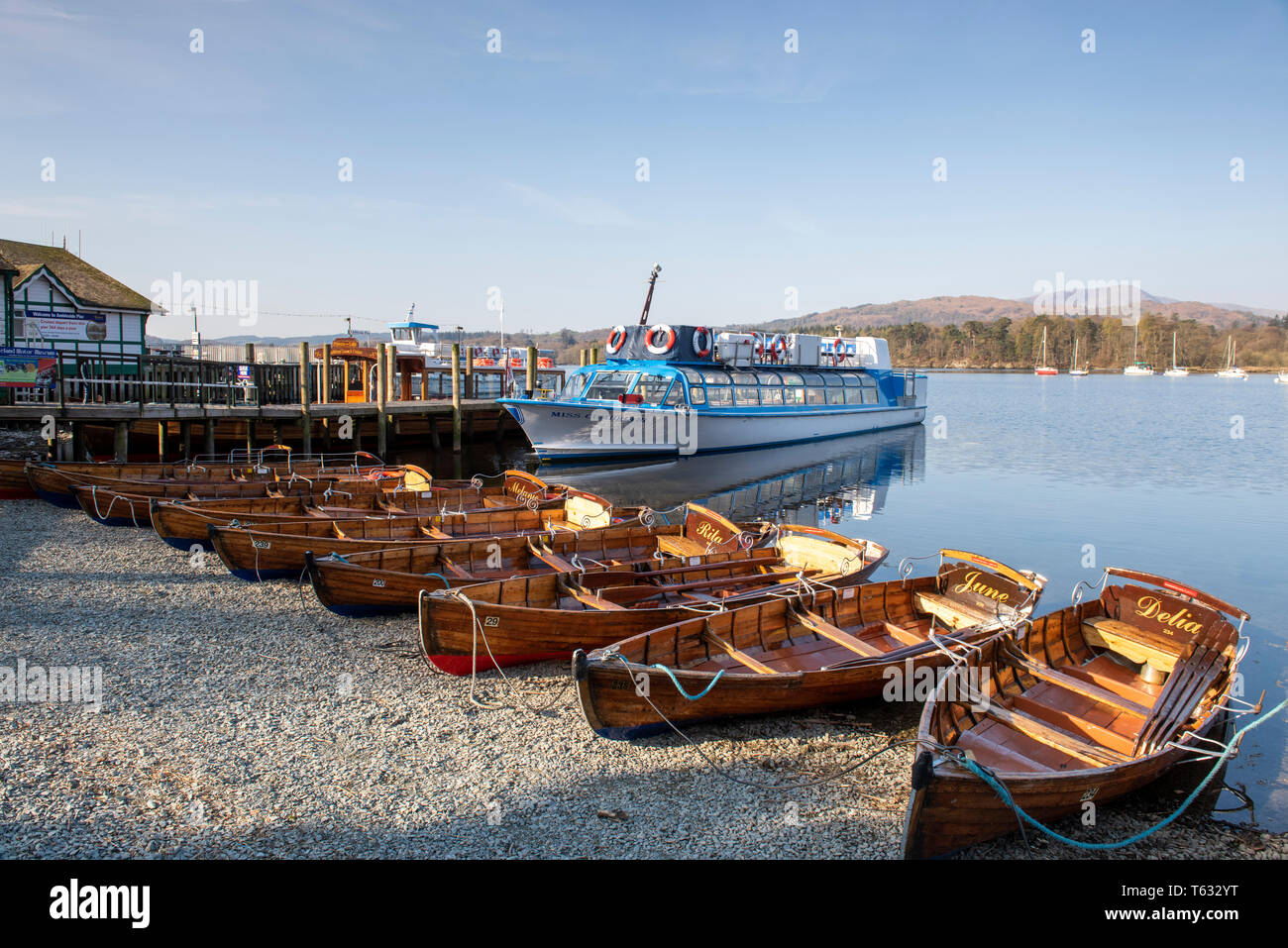 Waterhead on Lake Windermere in Ambleside, Lake District National Park ...