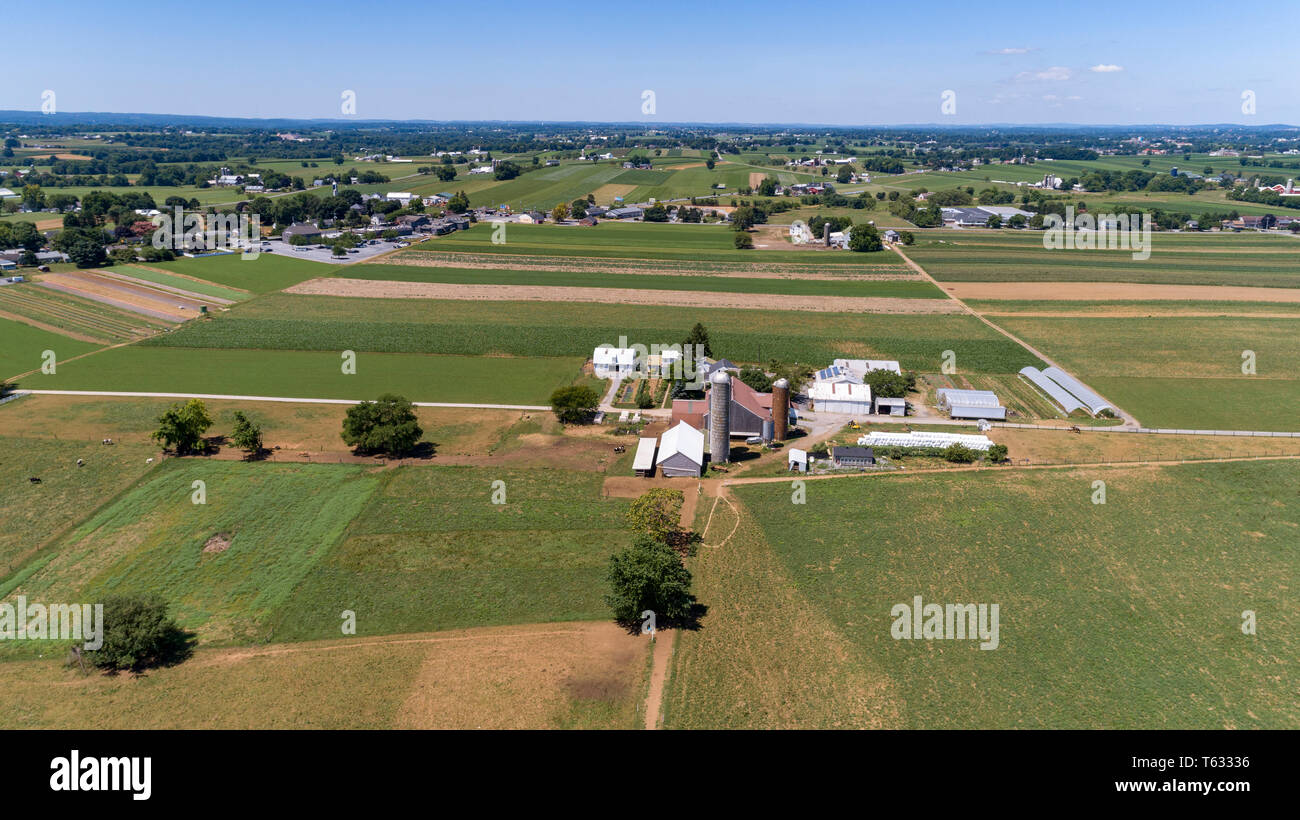 Amish Farming Country High Resolution Stock Photography and Images - Alamy