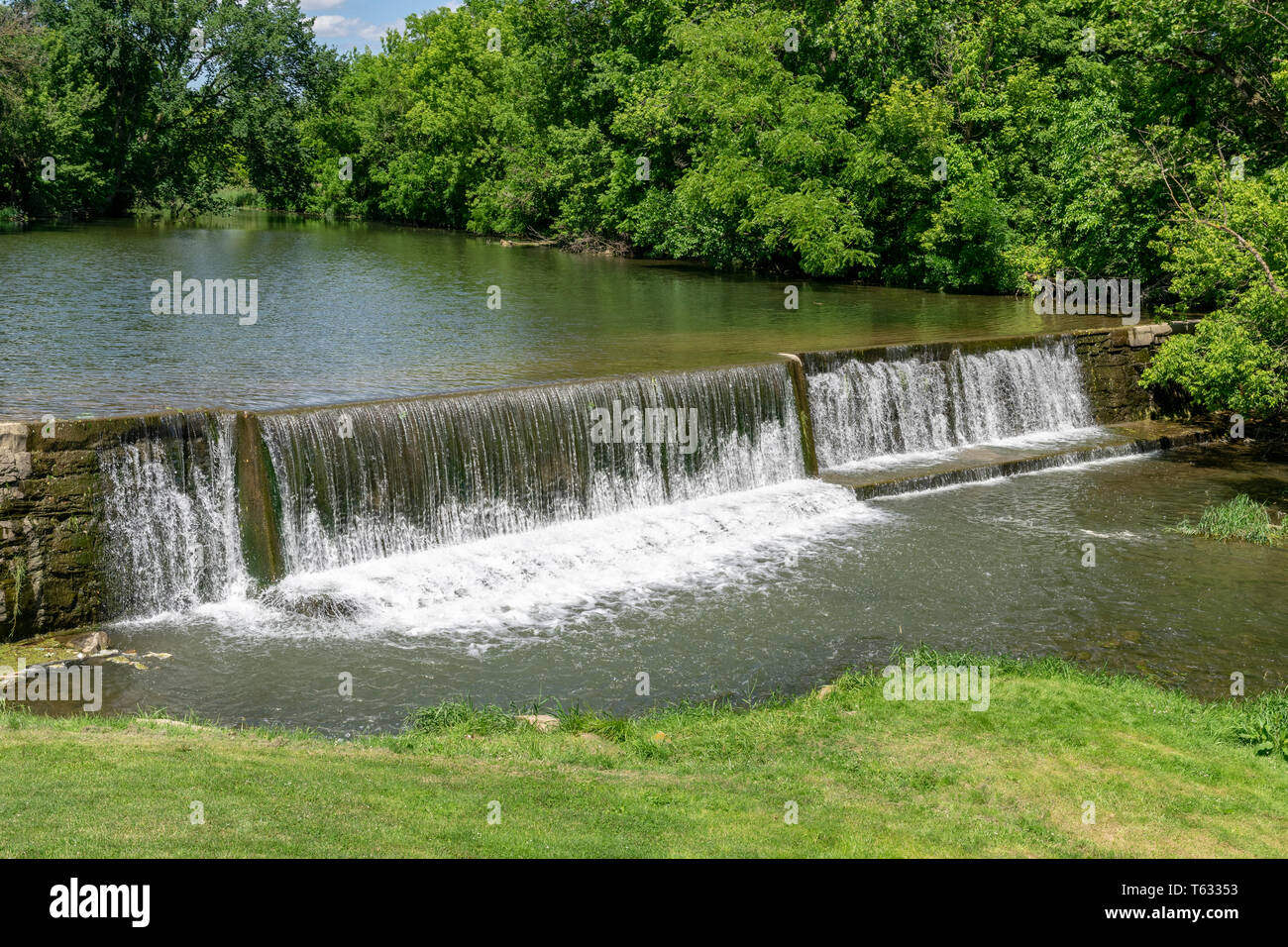Man made waterfall hi-res stock photography and images - Alamy