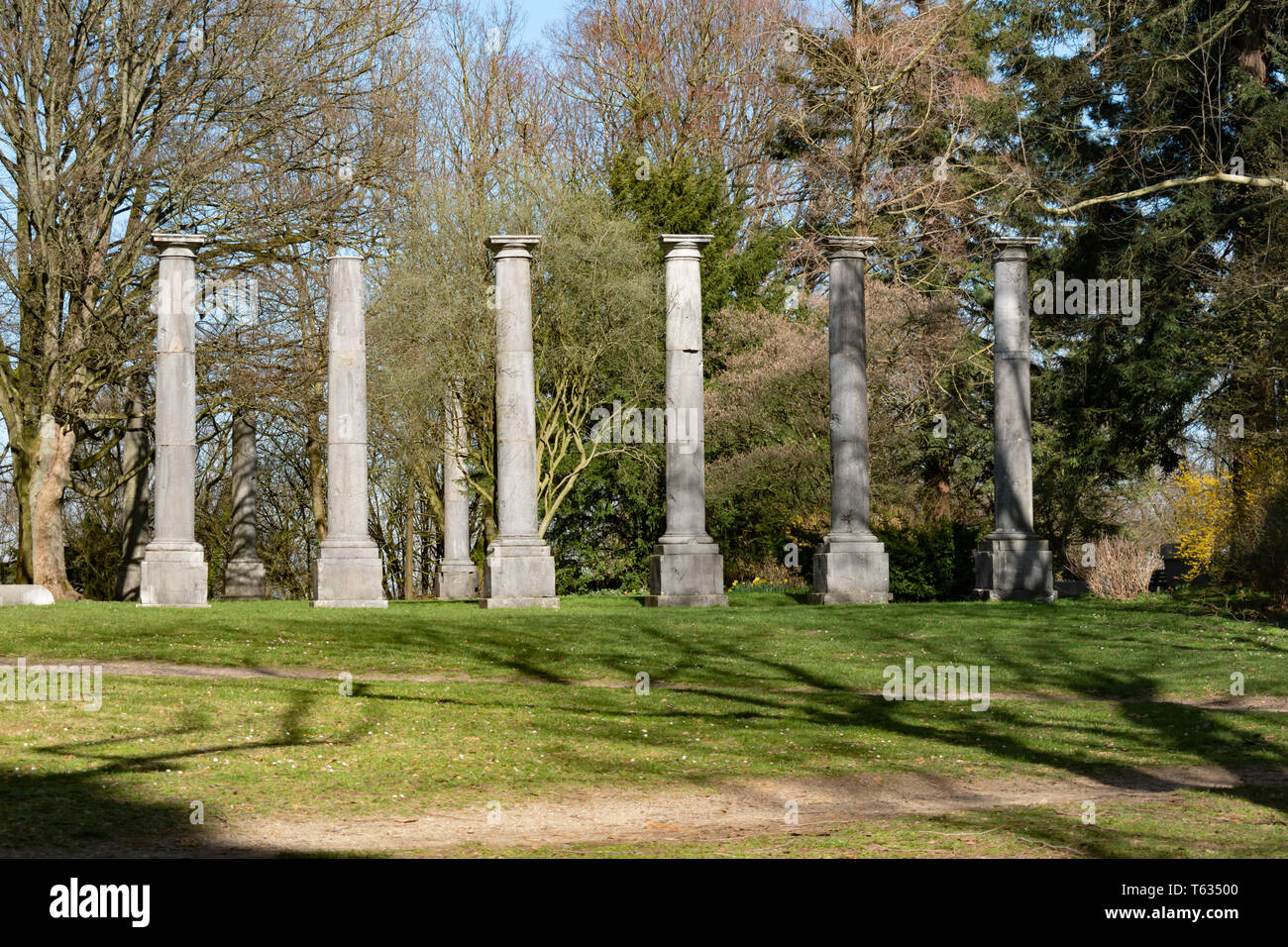 Medieval pillars hi-res stock photography and images - Alamy