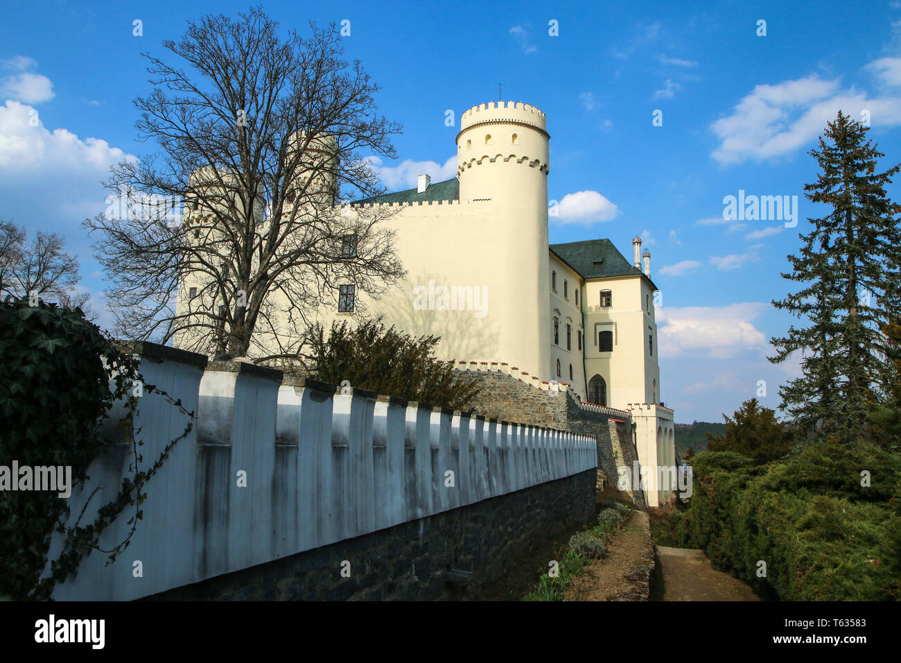 Orlik castle hi-res stock photography and images - Alamy