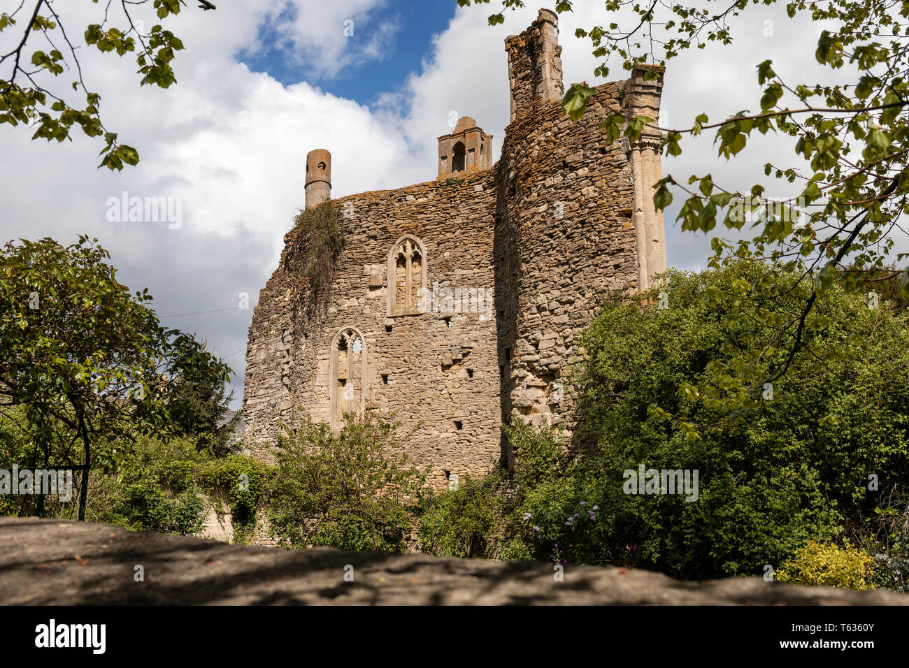 Ruin court hi-res stock photography and images - Alamy