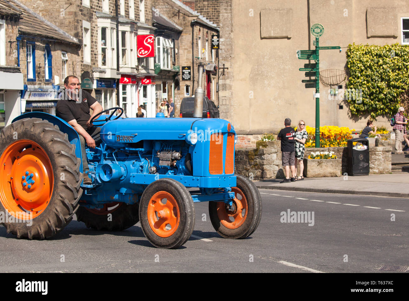1957 fordson major diesel tractor hi-res stock photography and images ...