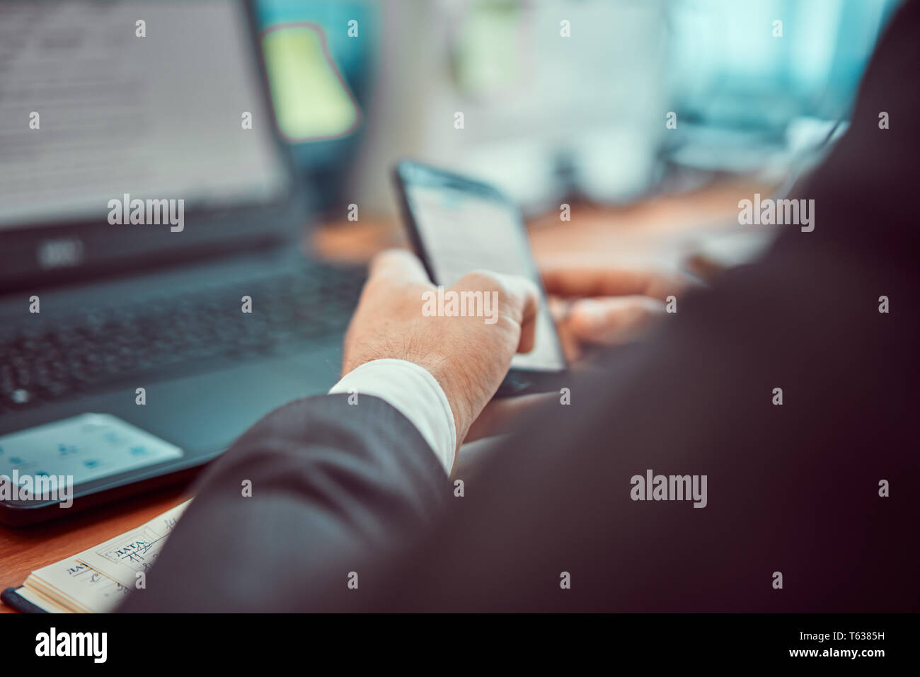 Sweating office hi-res stock photography and images - Alamy