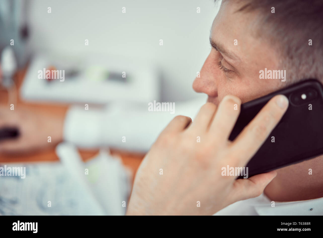 Sweating office hi-res stock photography and images - Alamy
