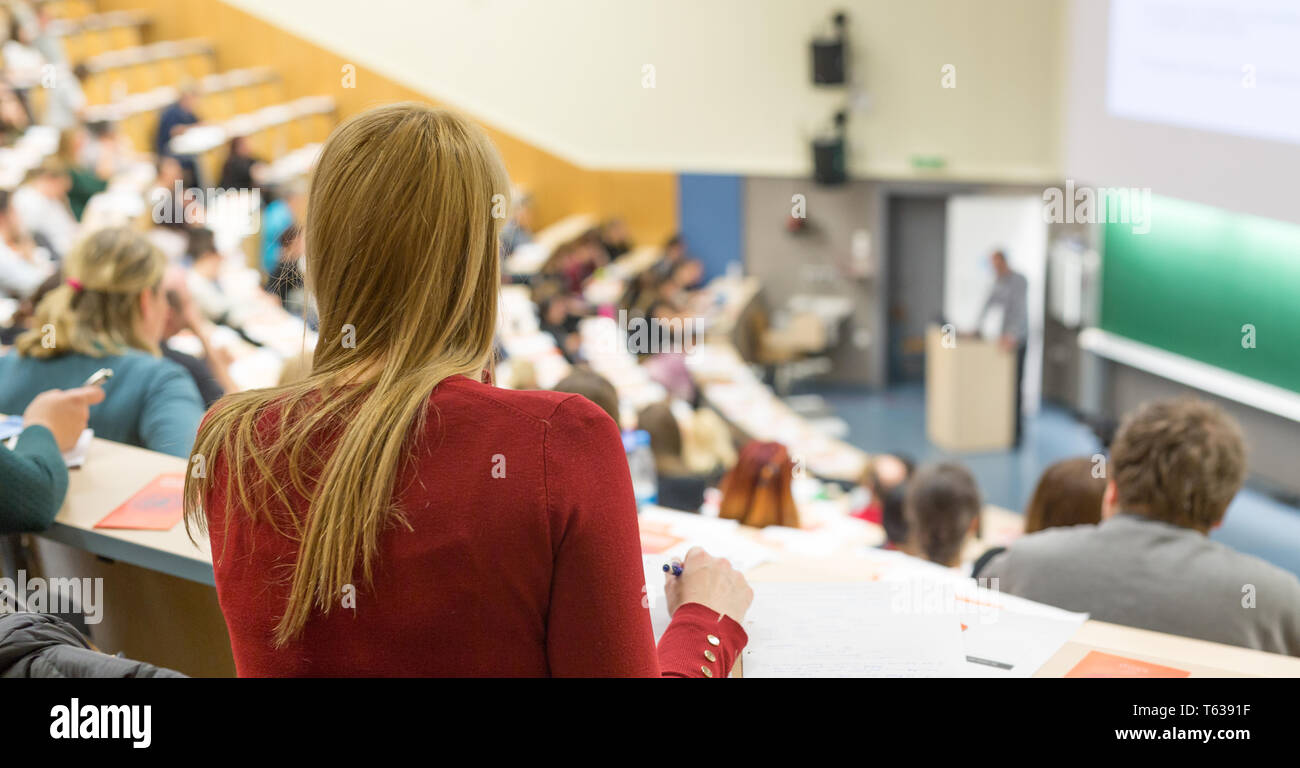 Speaker speech notes hi-res stock photography and images - Alamy