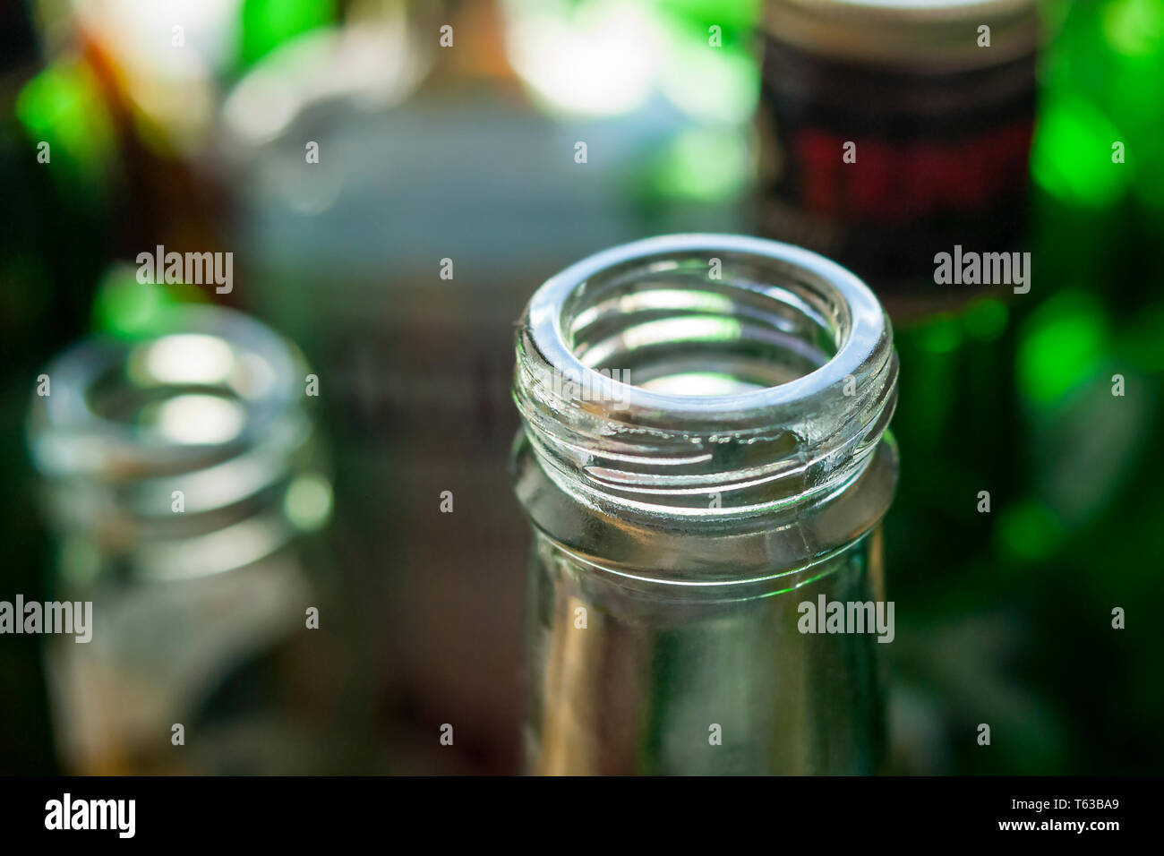 Glass Bottle Neck and Finish known as Small Mouth External Thread ...