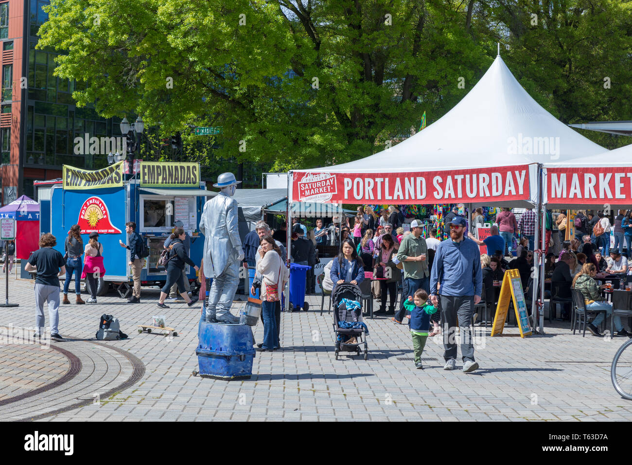 Portland, Oregon - April 27, 2019 : Scene of Portland Saturday Market ...
