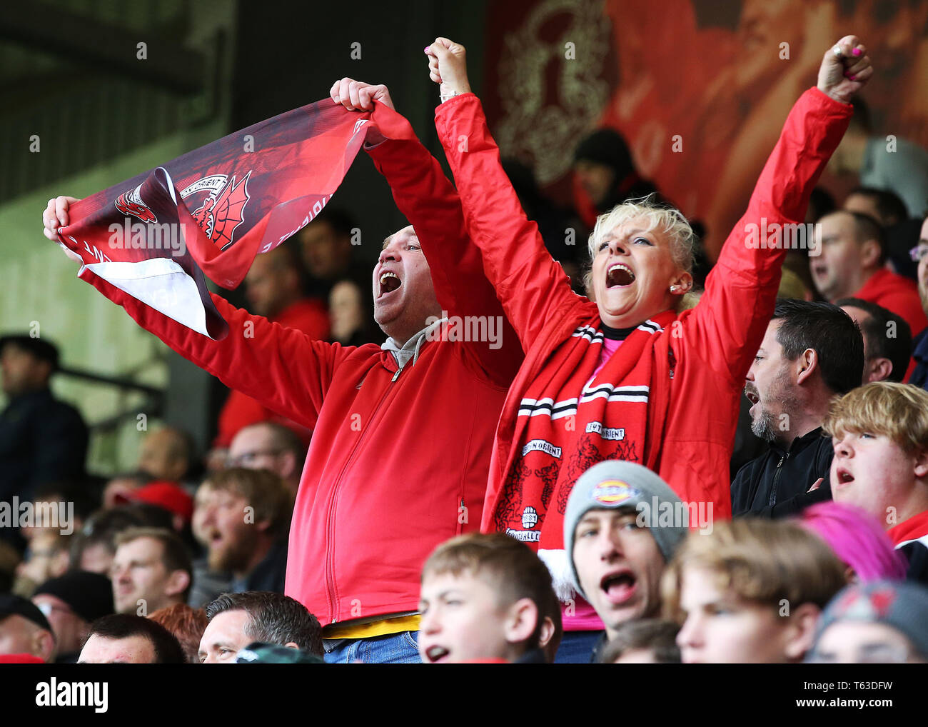 Leyton Orient fans sing during the Vanarama National League match at ...