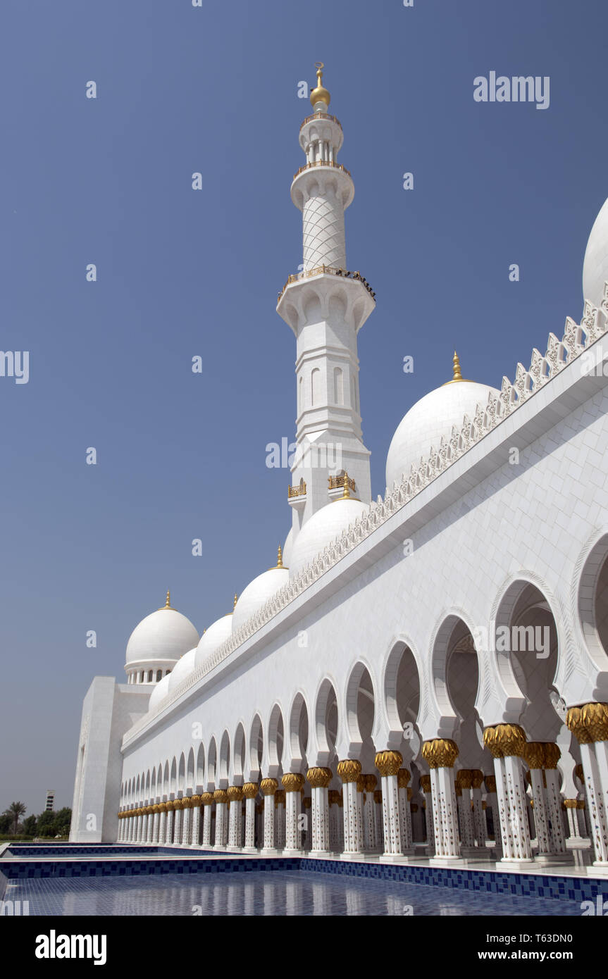 Sheikh khalifa mosque hi-res stock photography and images - Alamy