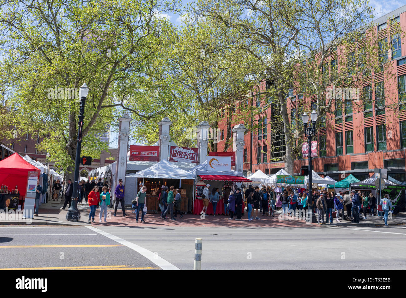 Portland, Oregon - April 27, 2019 : Scene of Portland Saturday Market ...