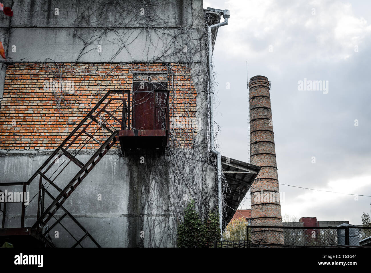 Exterior interior factory floor hi-res stock photography and images - Alamy