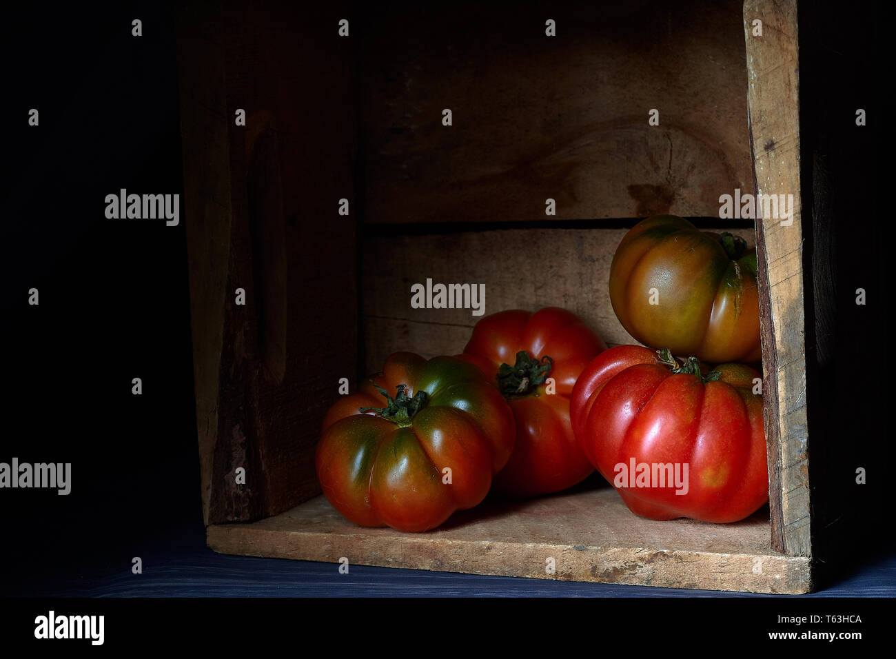 Tomato in a box hi-res stock photography and images - Alamy