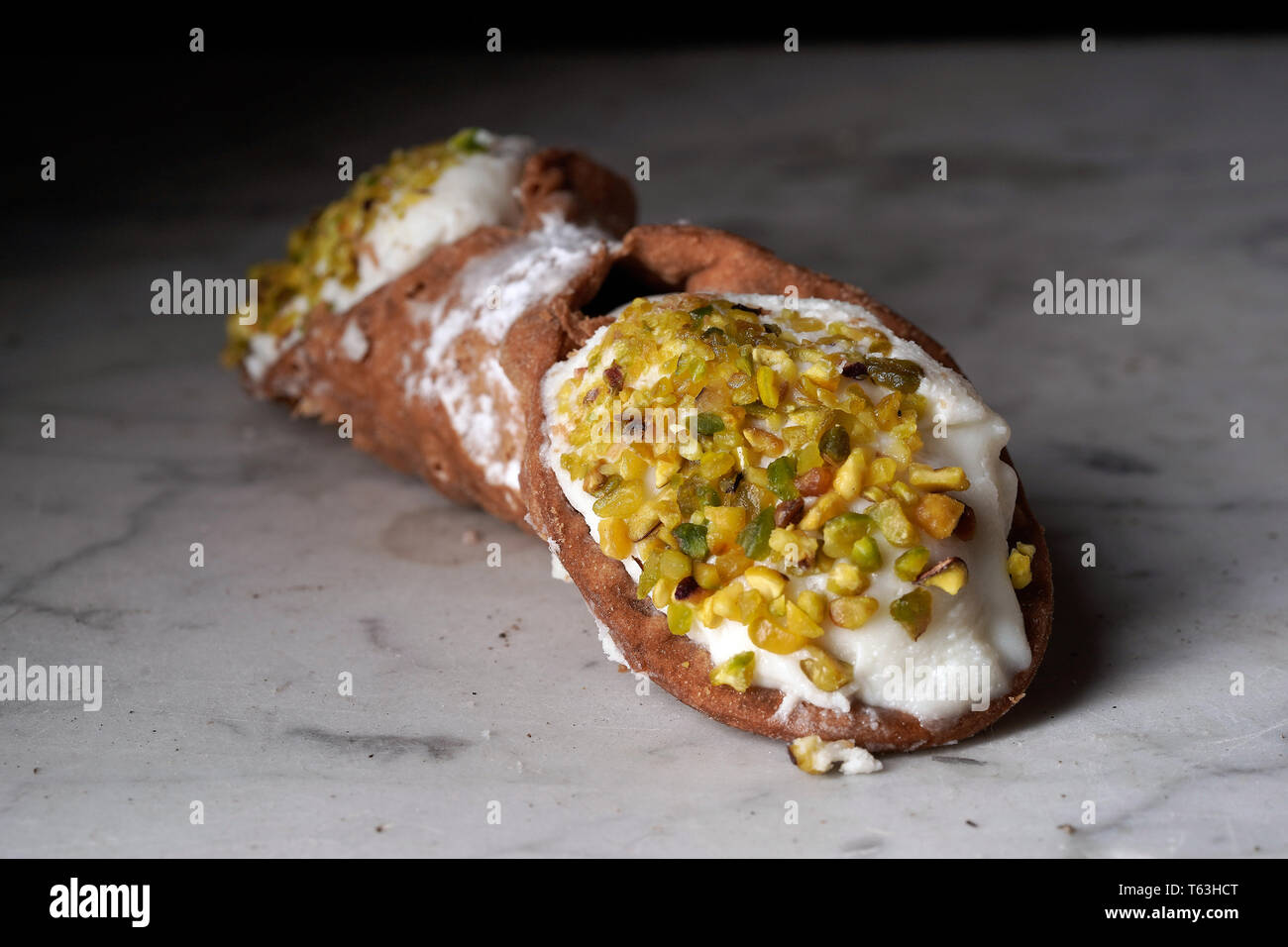 Cream cannolo sicily hi-res stock photography and images - Alamy