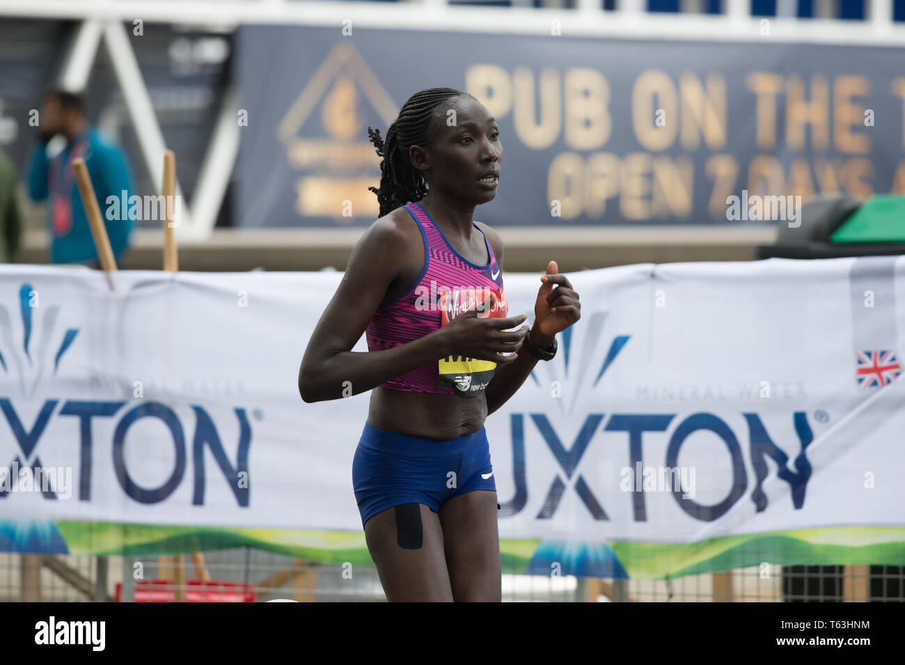London marathon fans hi-res stock photography and images - Alamy