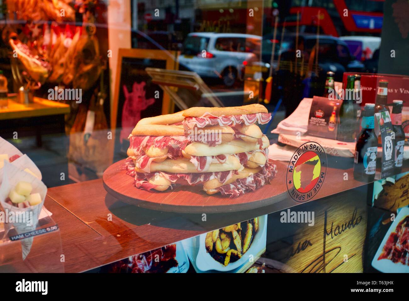 Deli shop front uk hi-res stock photography and images - Alamy