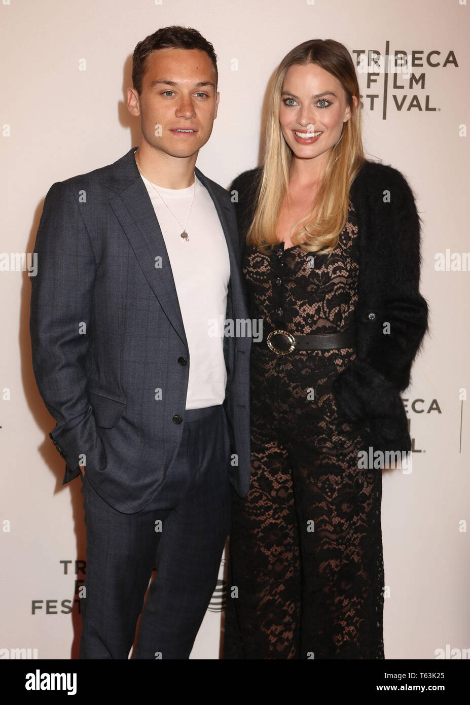 Margot robbie finn cole hi-res stock photography and images - Alamy