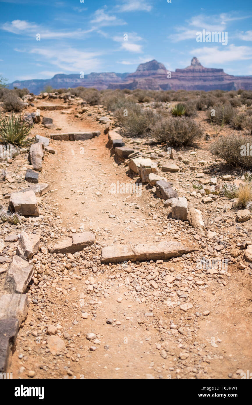 Dirt track plateau hi-res stock photography and images - Alamy