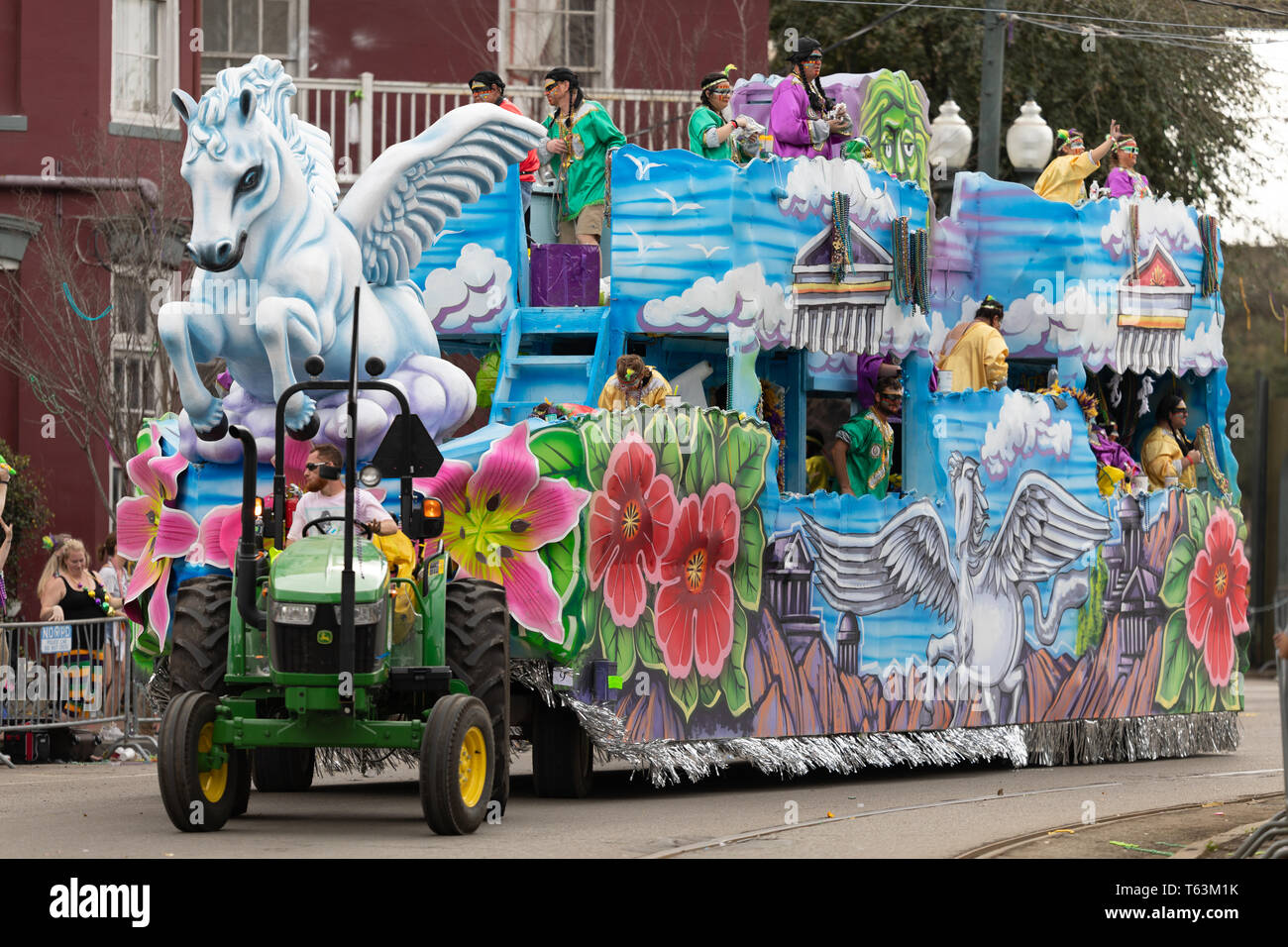 Pegasus sculpture hi-res stock photography and images - Alamy
