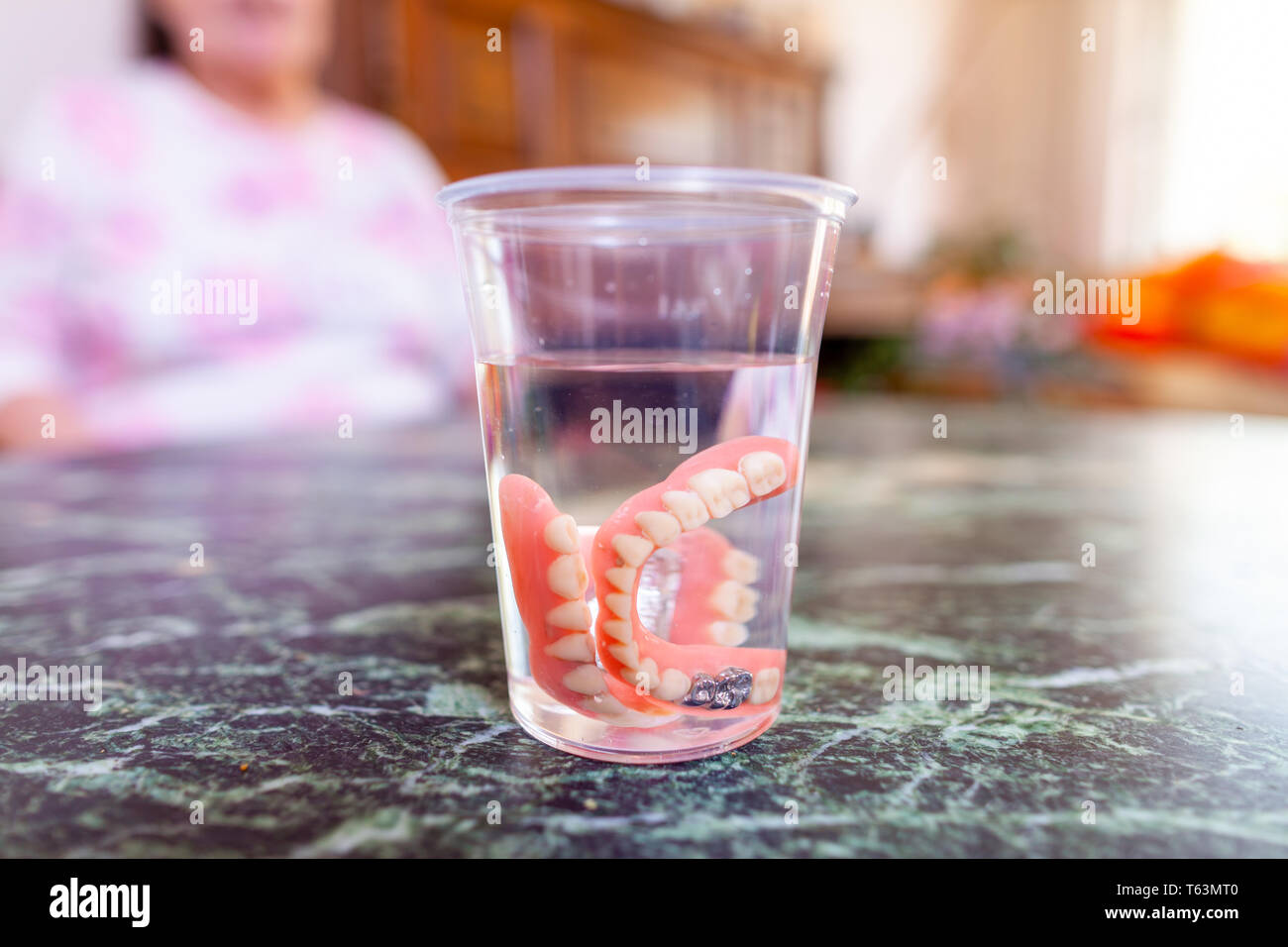 Old dentures false teeth hi-res stock photography and images - Alamy