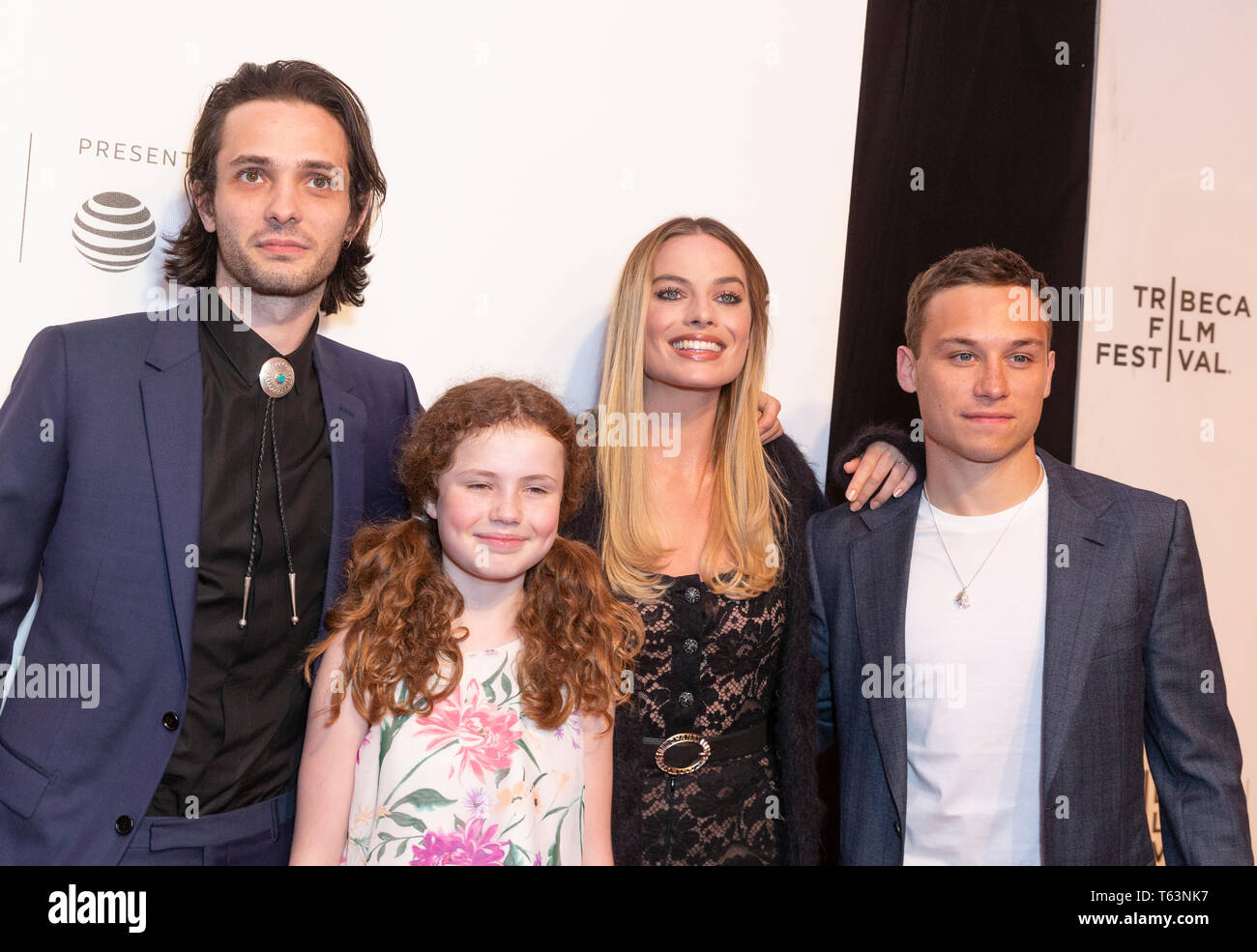 Margot robbie finn cole hi-res stock photography and images - Alamy