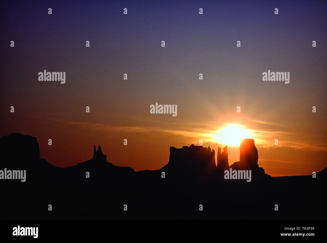 Dawn sunset monument valley hi-res stock photography and images - Alamy