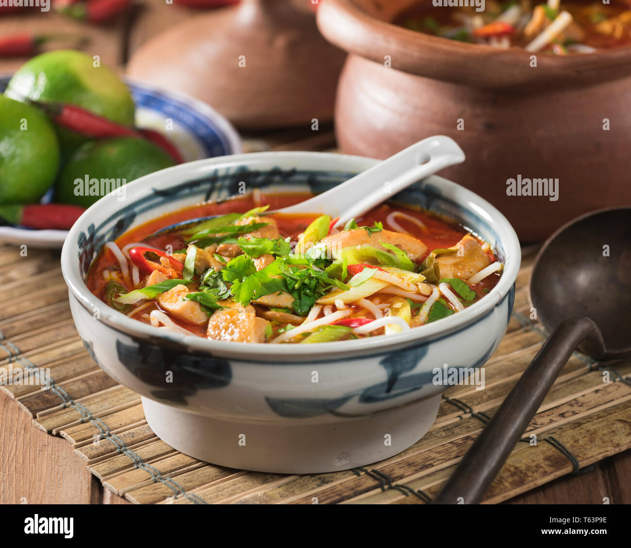 Claypot laksa hi-res stock photography and images - Alamy