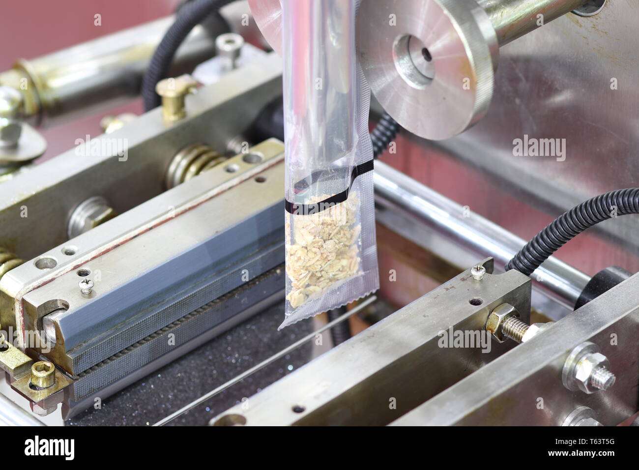 Cereal production (packing) hi-res stock photography and images - Alamy