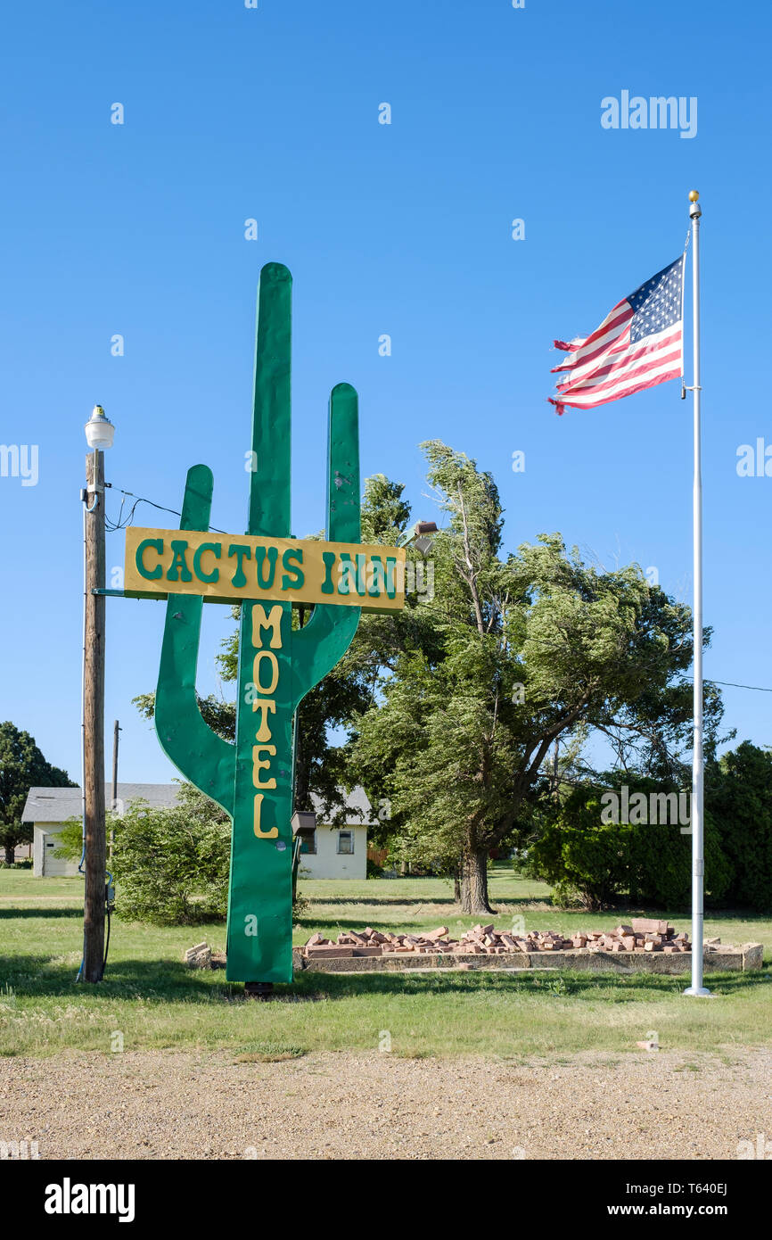Route 66 sign cactus hi-res stock photography and images - Alamy
