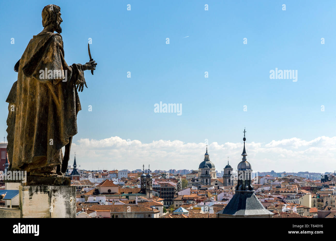 Madrid cathedral hi-res stock photography and images - Alamy