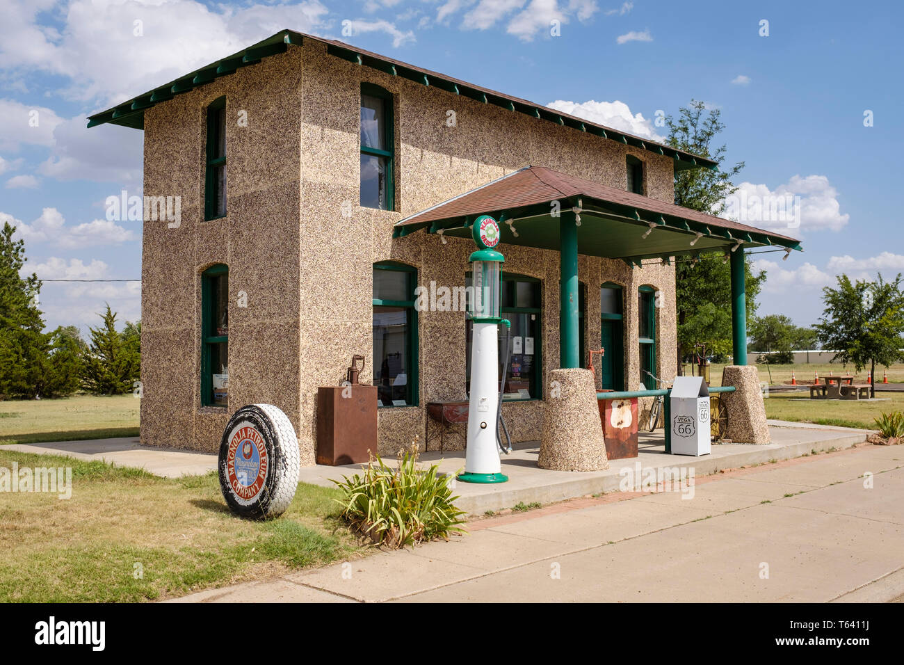 Magnolia station hi-res stock photography and images - Alamy