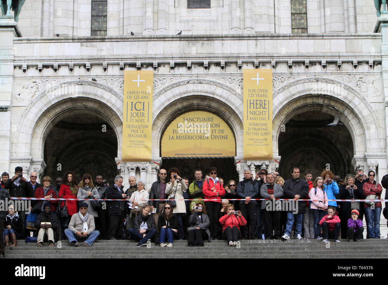 Stations of the cross. Good friday. Sacré-Coeur. Paris Stock Photo - Alamy