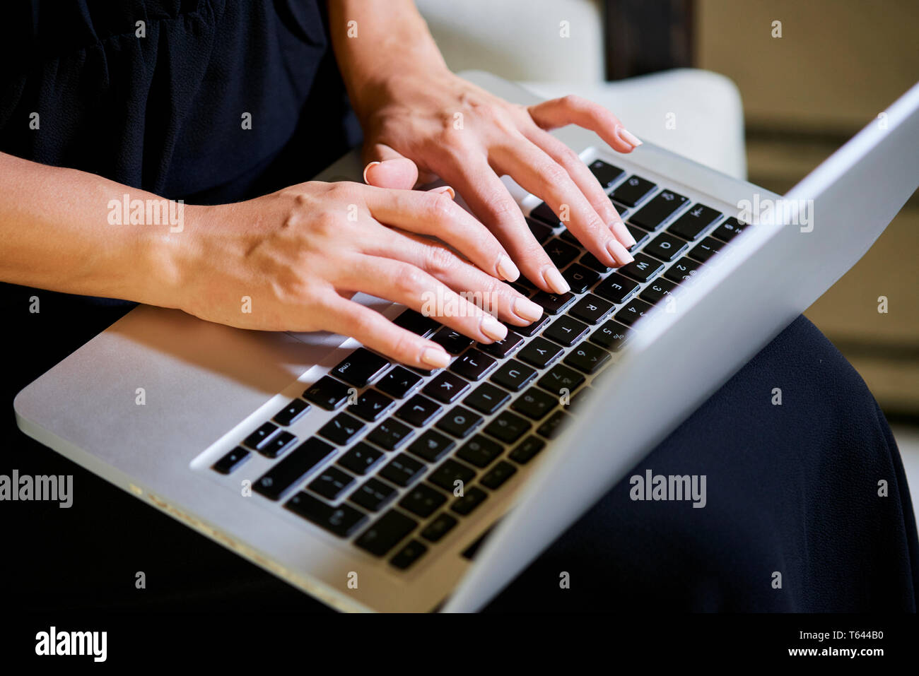 Woman digital nomad working hi-res stock photography and images - Alamy
