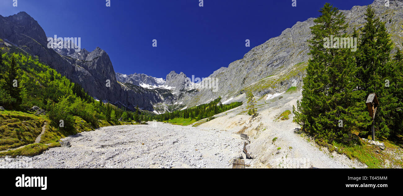 Look to the Zugspitze, the highest mountain in Germany Stock Photo - Alamy