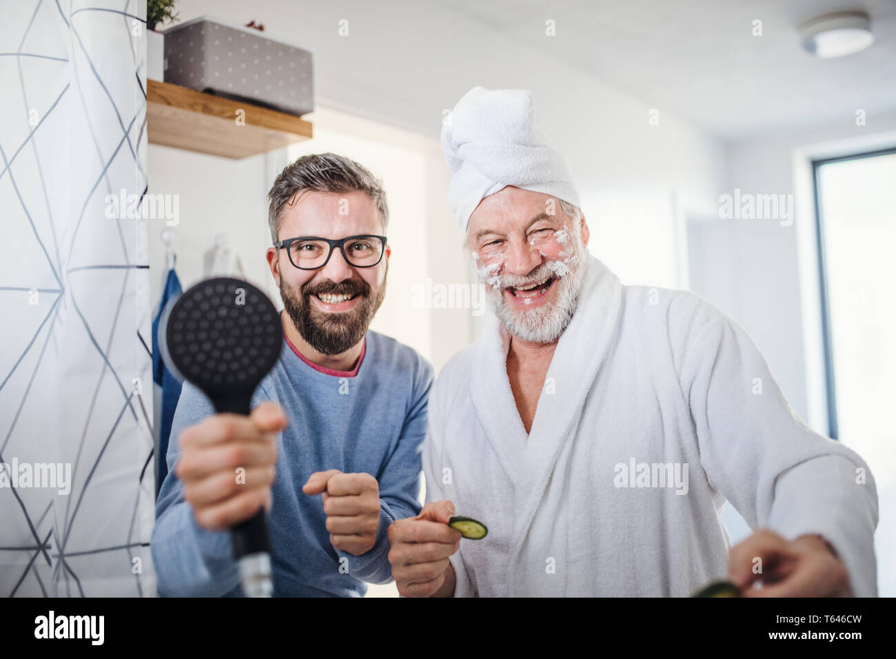 Bath time with dad hi-res stock photography and images - Alamy