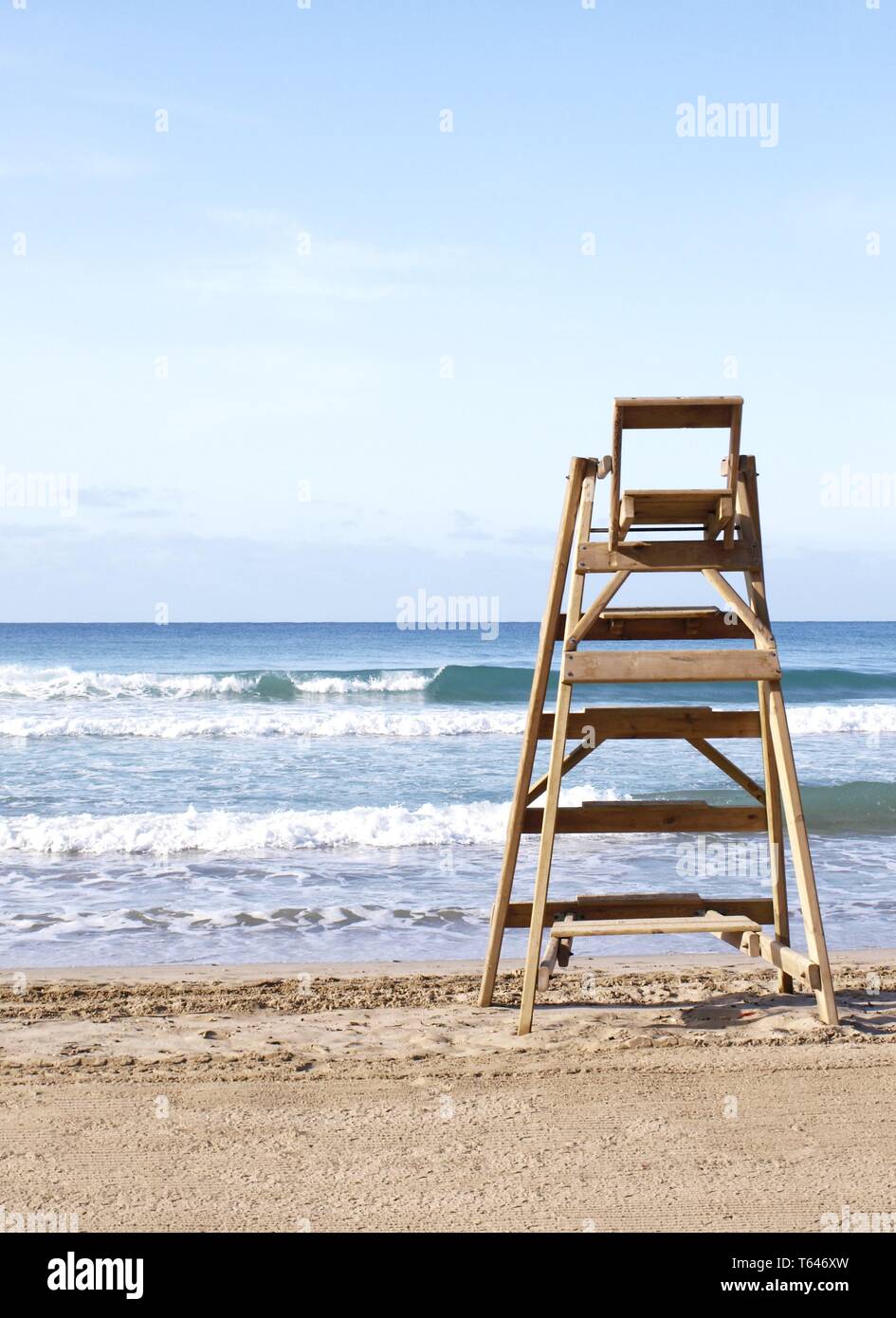Lifeguard watchtower hi-res stock photography and images - Alamy