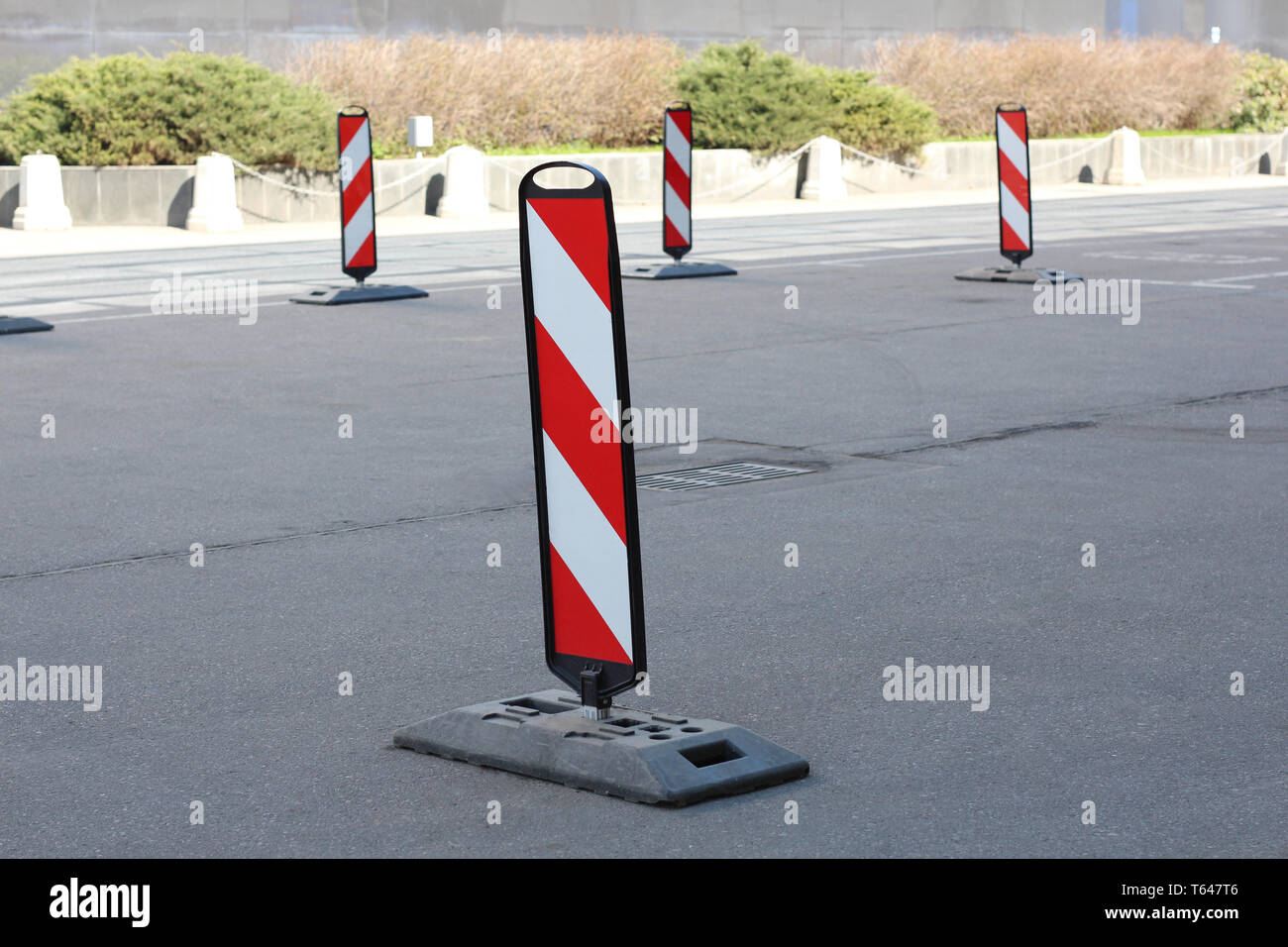 Parking. Road signs for more information. Obstacle detour on the right ...