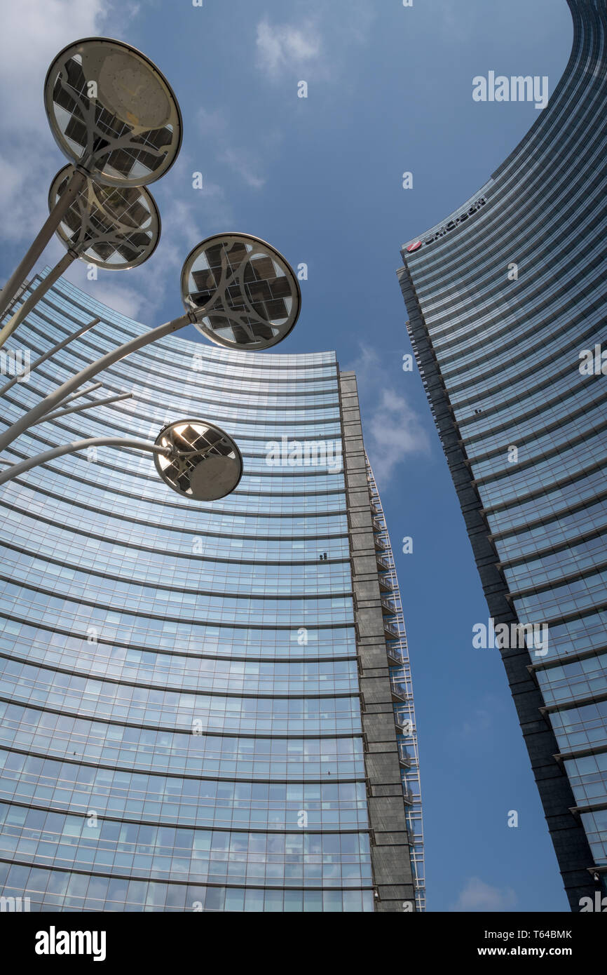 Urban view at modern buildings at Milan office park, Porta Nuova ...