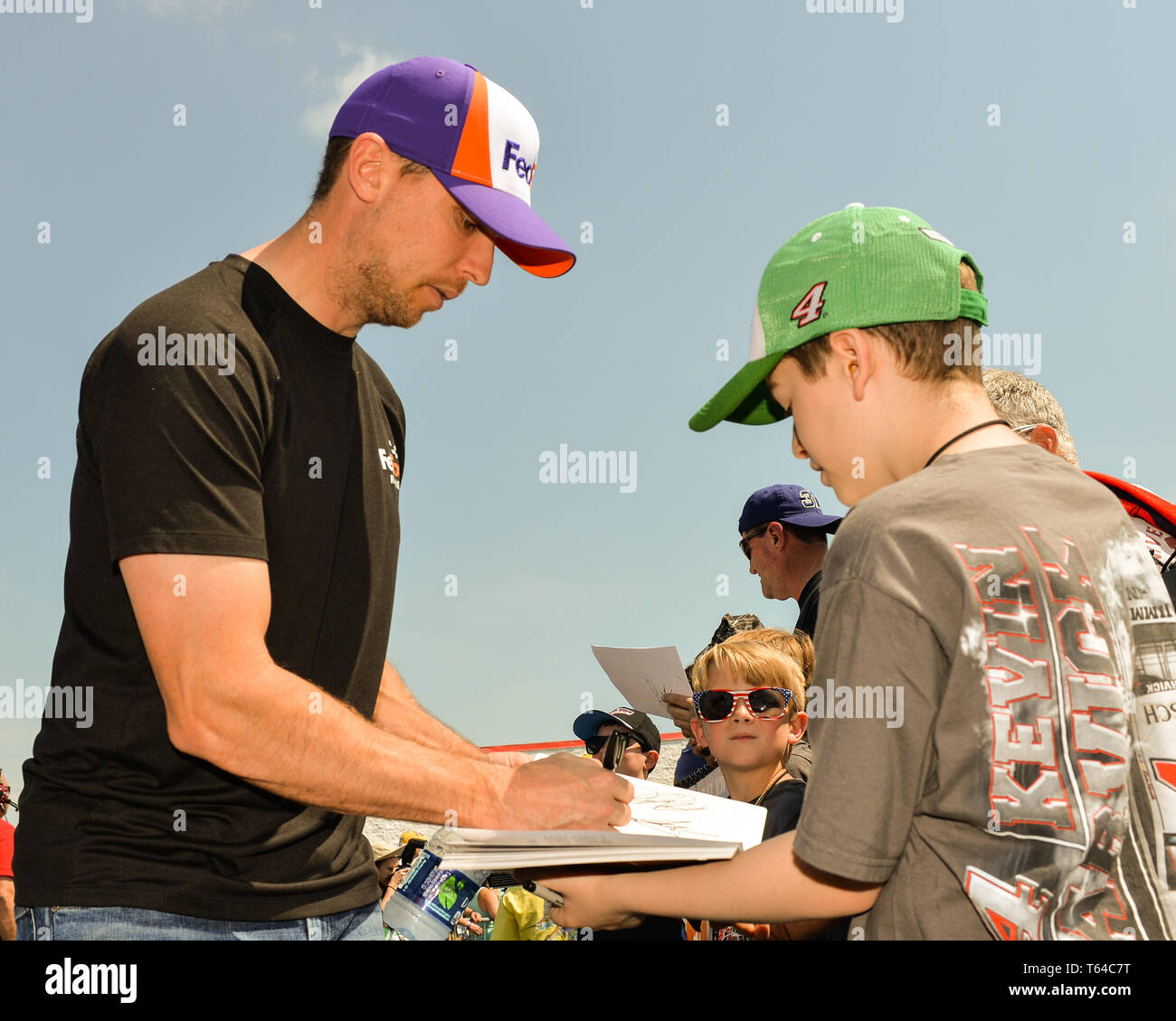 Denny hamlin 2019 hi-res stock photography and images - Alamy