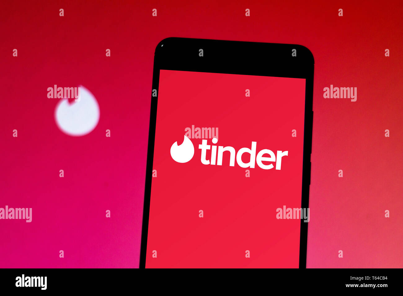 Photo illustration tinder logo hi-res stock photography and images - Alamy