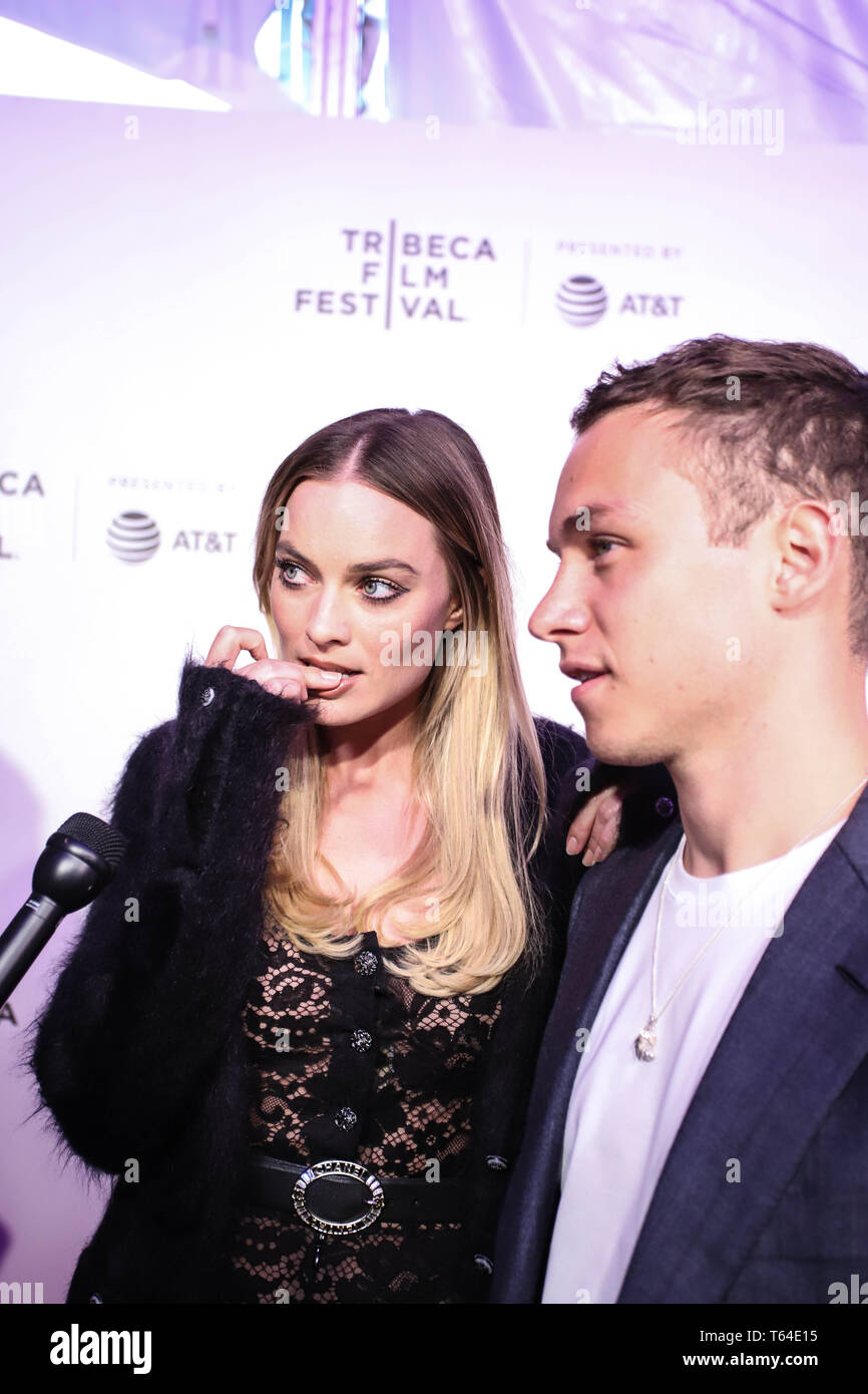 Margot robbie finn cole hi-res stock photography and images - Alamy