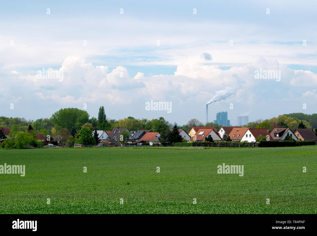 Lochau, Germany. 27th Apr, 2019. Single-family houses can be seen in ...